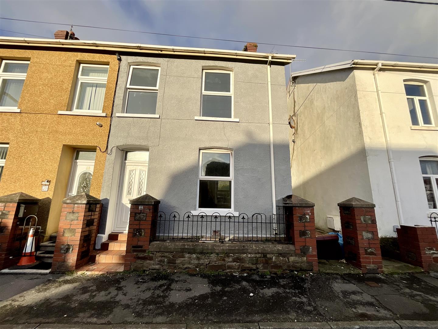 Willow Estates - Properties for Sale in Llanelli and surrounding areas